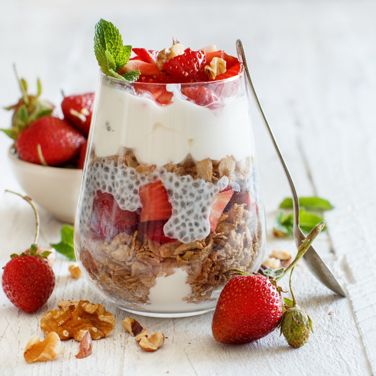 Strawberry Breakfast Sundae | Nutrition NSW
